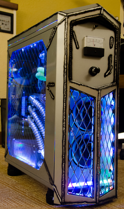 Rosewill Reveals PAX East '13 Throne Case Mod | GamersNexus - Gaming PC ...