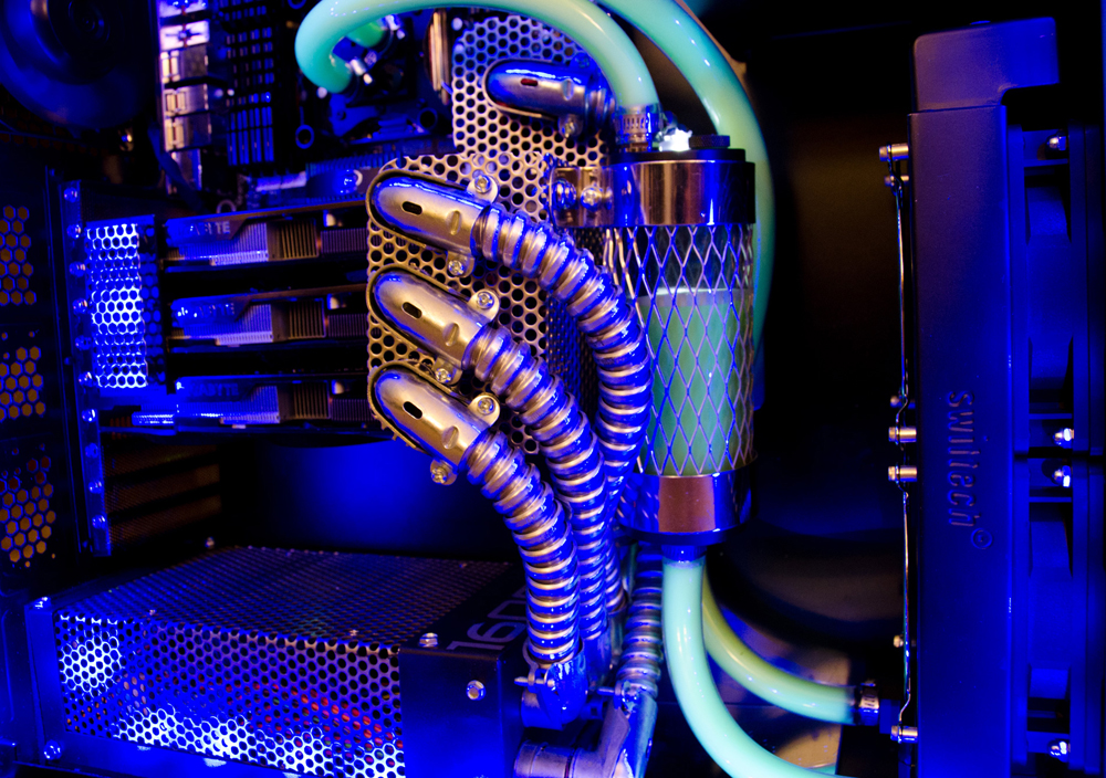 Rosewill Reveals PAX East '13 Throne Case Mod | GamersNexus - Gaming PC ...